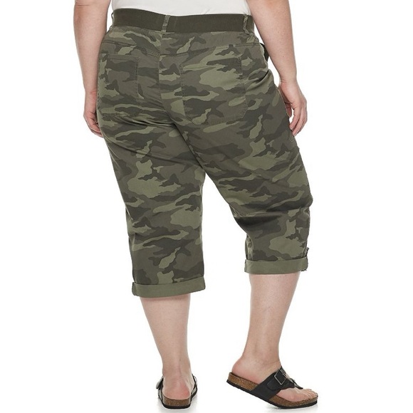 EVRI | Pants & Jumpsuits | Evri Plus Size Utility Capris In Green Camo ...